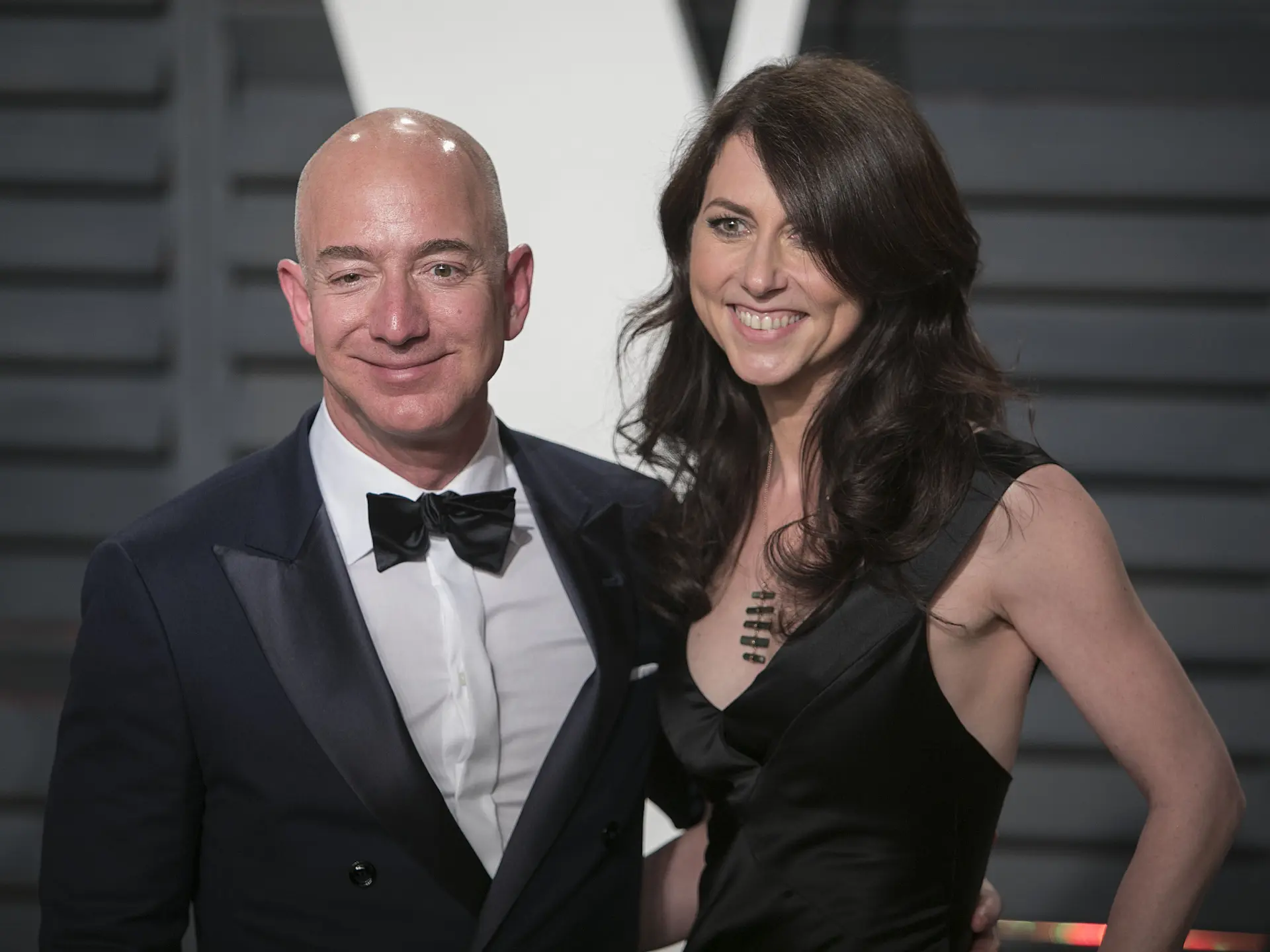 Jeff Bezos’s ex-wife MacKenzie Scott sold Amazon 65.3 million shares worth $10 billion last year ...