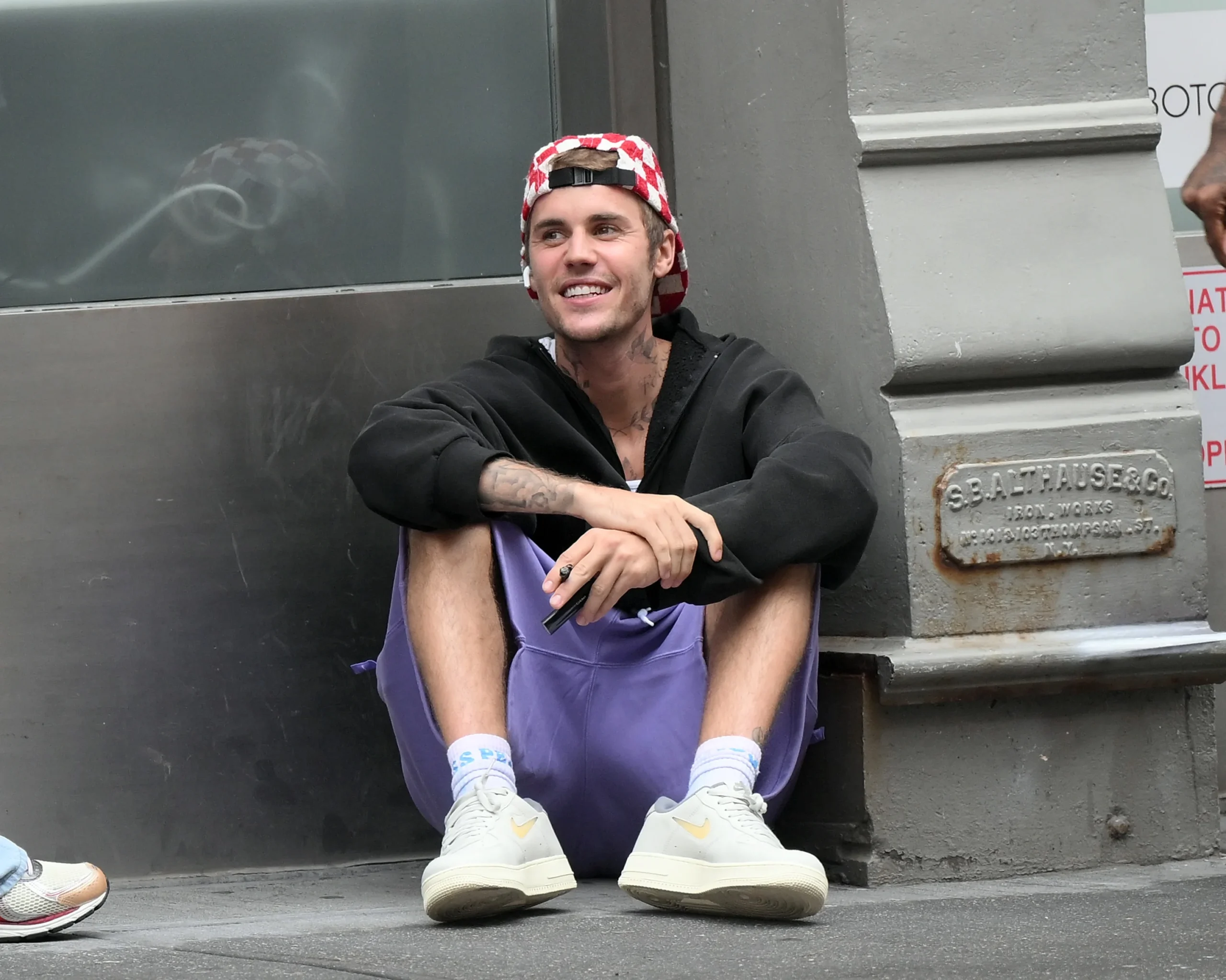 Justin Bieber Sparks Buzz with New Photos Posing with a Bong - Distinct ...